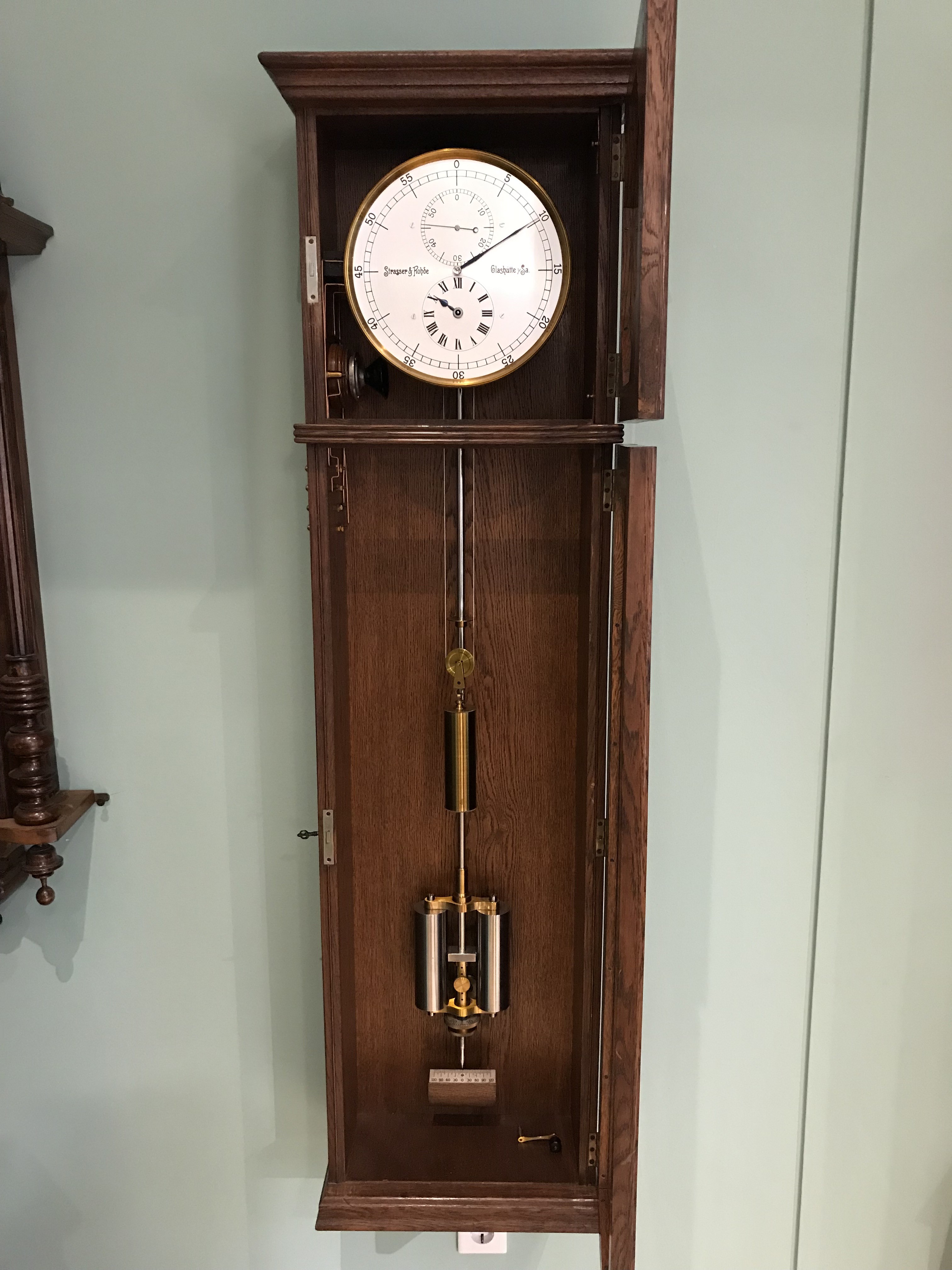 Strasser & Rohde Precision-Pendulum-Clock